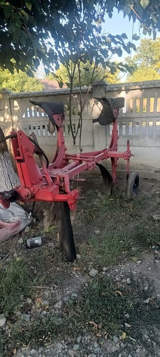 Plug reversibil. Unirea • OLX.ro