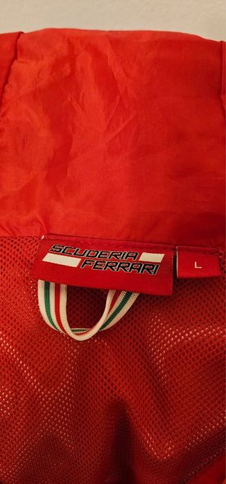Geaca scuderia ferrari Arad • OLX.ro
