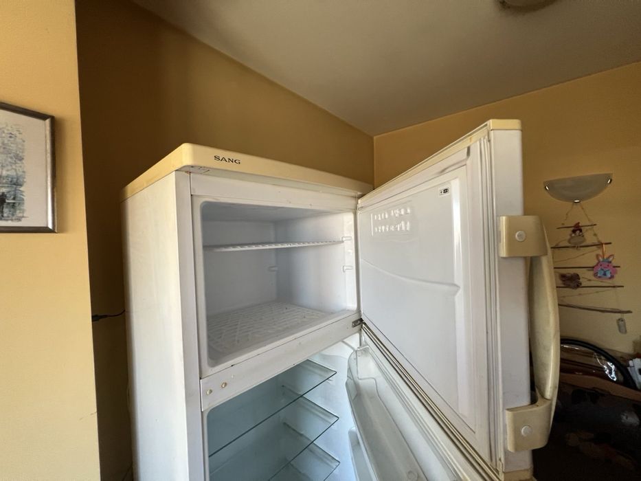 Стар хладилник с фризер Sang гр. София Красно село • OLX.bg