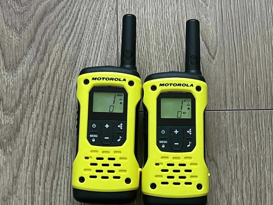 Set 2 Walkie-talkie,Statii radio portabile Motorola,TLKR T92 H2O IP67 ...
