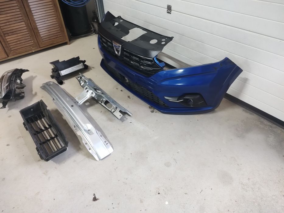 Bara fata , far dreapta, intercular, trager, traversa și volet Logan 3 Bascov • OLX.ro