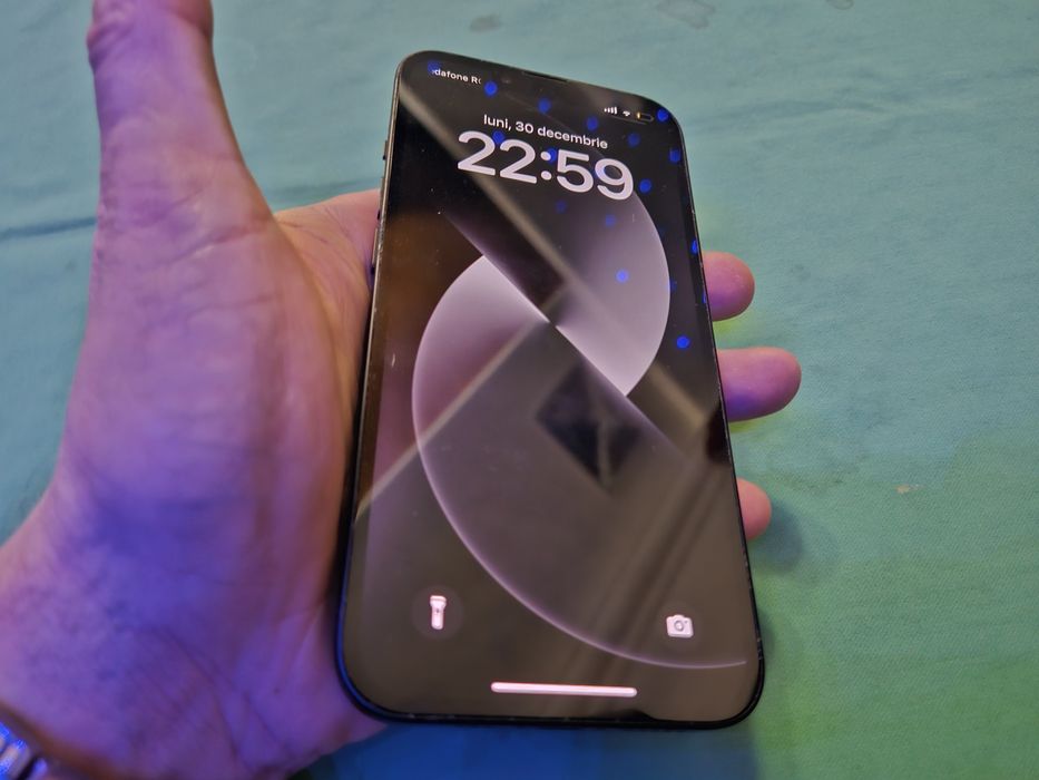 -Iphone 13, Negru, 128Gb, 6Ram, bat: 98%, ireprosabil, stare perfecta ...