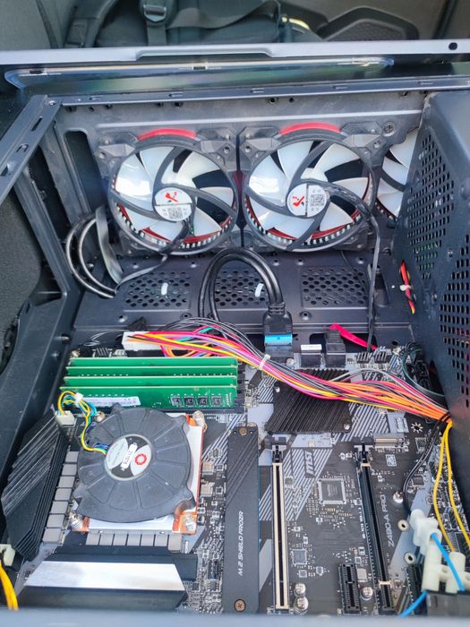 Unitate desktop MSI Sibiu • OLX.ro