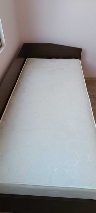 Легло Криси с чекмеджета и матрак 82/190 венге гр. София 7-ми 11-ти километър • OLX.bg