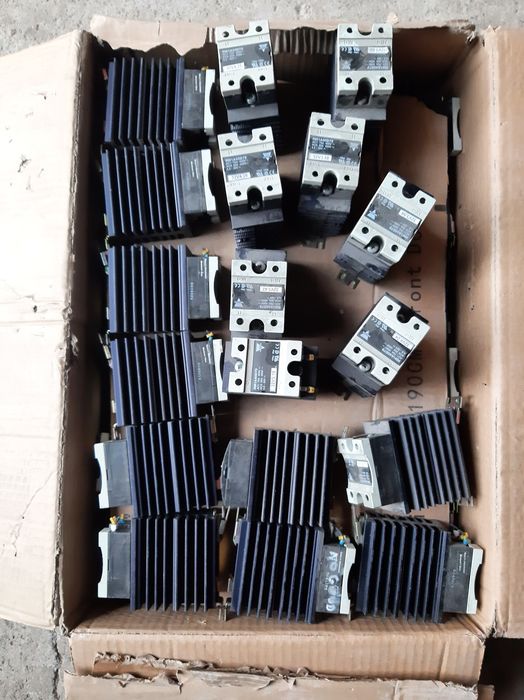 Releu static RM1A40D75 Releu cu radiator Radauti • OLX.ro