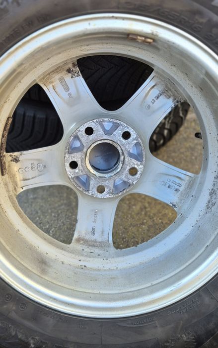 Set Jante Aliaj pe 16 anvelope iarna Vw Tiguan Campulung • OLX.ro