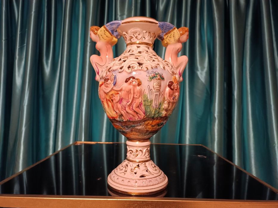 Amfora Capodimonte Cretuleasca • OLX.ro