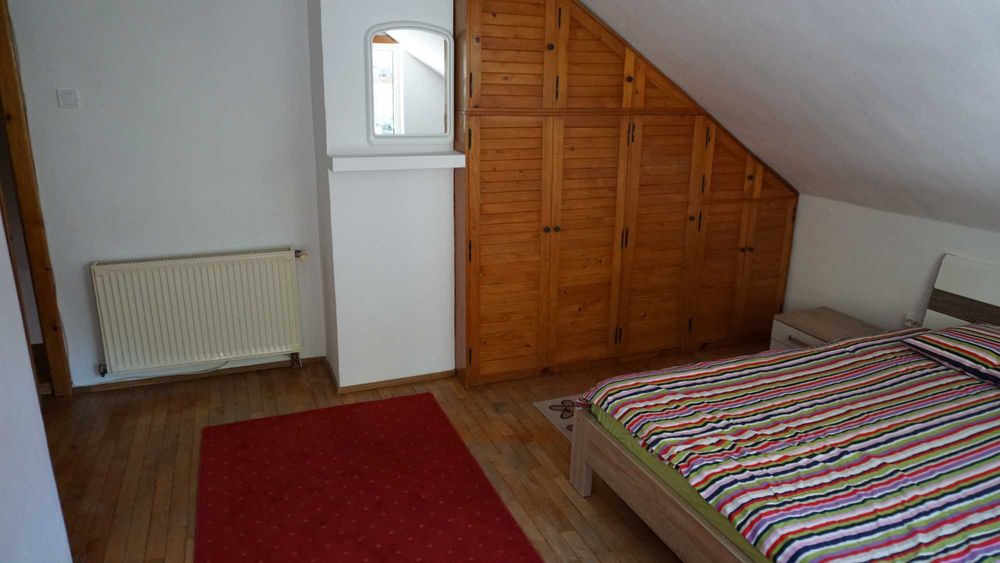 4 Camere de inchiriat la casa cu curte langa magazinul STAR Brasov • OLX.ro