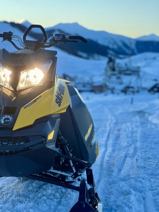 Snowmobil Ski-doo Summit X 800R e-tec Borsa • OLX.ro