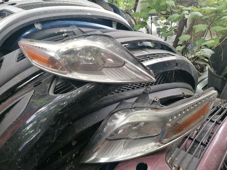 Far Ford Mondeo, Faruri Ford Mondeo mk4 Bucuresti Sectorul 4 • OLX.ro