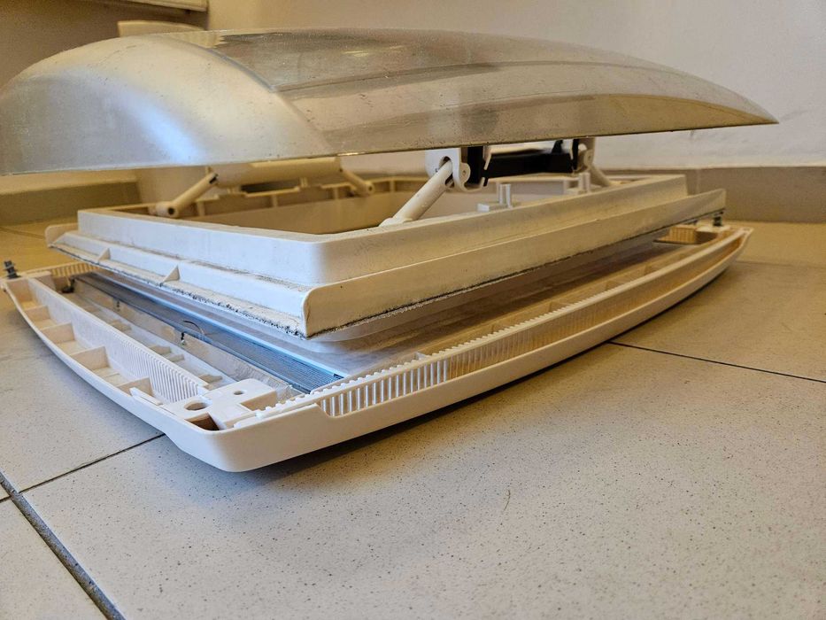 MPK VisionVent Pro trapa rulota 40 x 40 caravana luminator Bucuresti ...