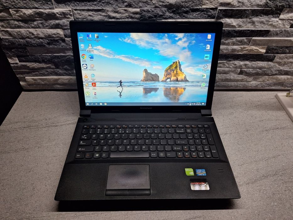 Vand laptop LENOVO B590 intel i3 1TB placa invidia geforce 8 gb ram ...
