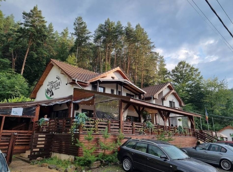 De vânzare Pensiunea Restaurant Gradia Șuncuiuș-Bihor Balnaca • OLX.ro