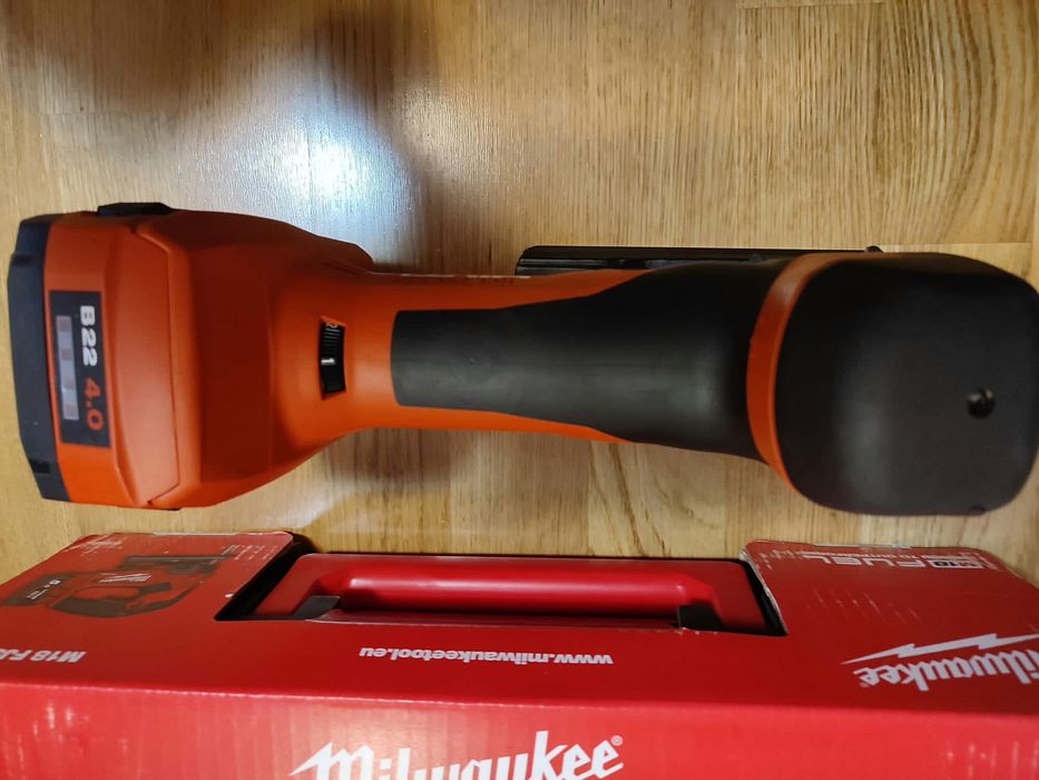 Hilti , Milwaukee ferestrau pe acumulatori Targu Carbunesti • OLX.ro