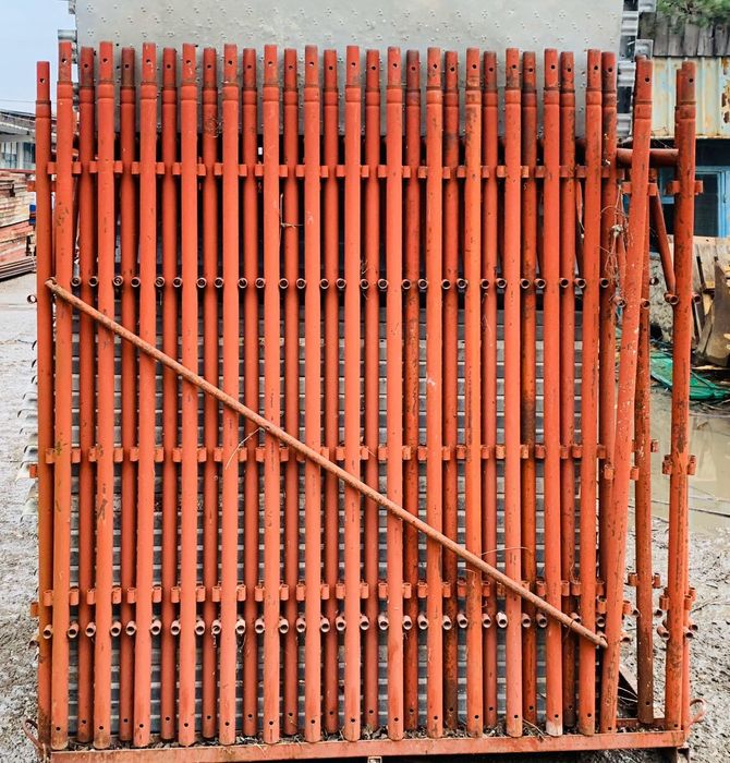 Schela metalică - Panou cofraj Doka - Vând Suceava • OLX.ro