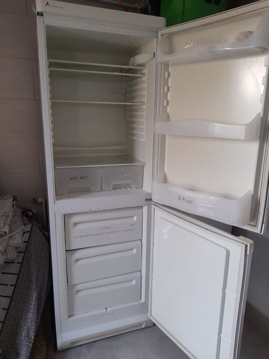 Frigider Zanussi in stare perfecta de functionare Braila • OLX.ro