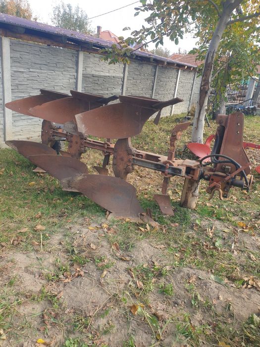 Plug reversibil 3 brazde Pui • OLX.ro