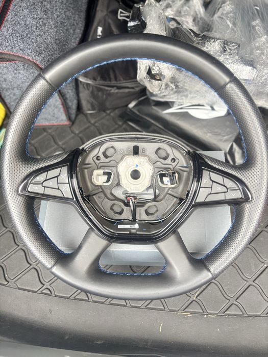 Volan Piele Perforata Logan 3 Sandero 3 Mioveni • OLX.ro