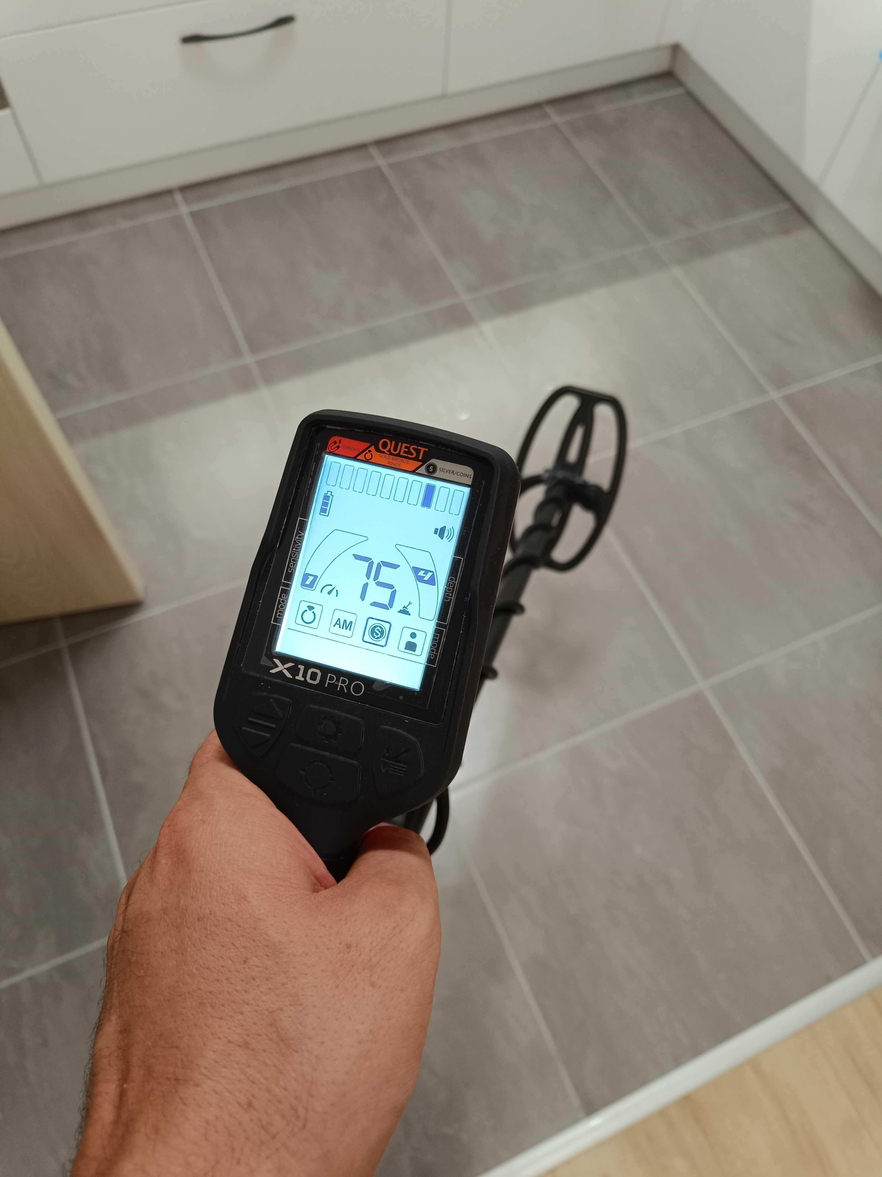 Продавам металотърсач Quest X10 Pro в гаранция! Много добро състояние ...