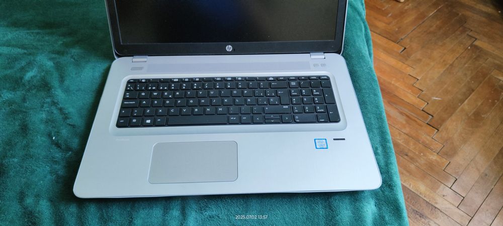 Laptop HP defect 17" Stana • OLX.ro