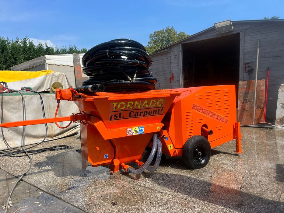 Mașina de tencuit pompa de tencuit tornado220 v Tecuci • OLX.ro