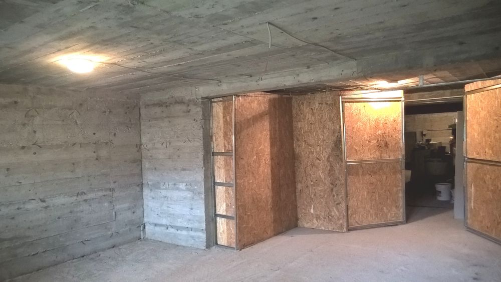 Vand apartament 1 camera bloc nou Cantemir, demisol inalt cu geamuri ...