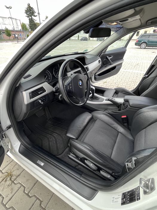 BMW 320D E91 Touring Brasov • OLX.ro