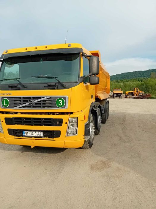 Vand autobasculanta Volvo Slatioara • OLX.ro