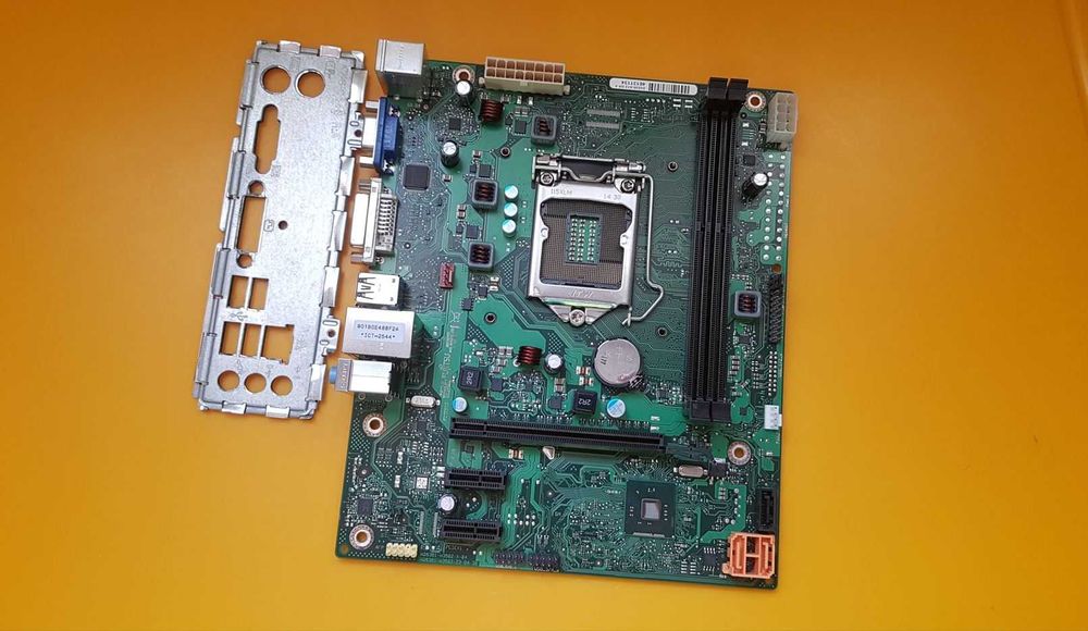 Placa De Baza Fujitsu Esprimo P420,2xDDR3,Socket 1150 Hunedoara • OLX.ro