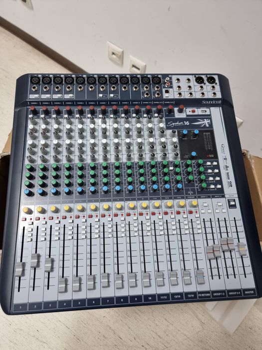 Vand mixer Soundcraft Signature 16 stare foarte buna Ilfov Otopeni • OLX.ro