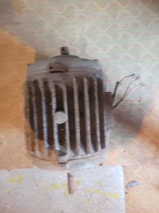 Motor trifazic 5 kw / 3000 rpm Pucioasa • OLX.ro