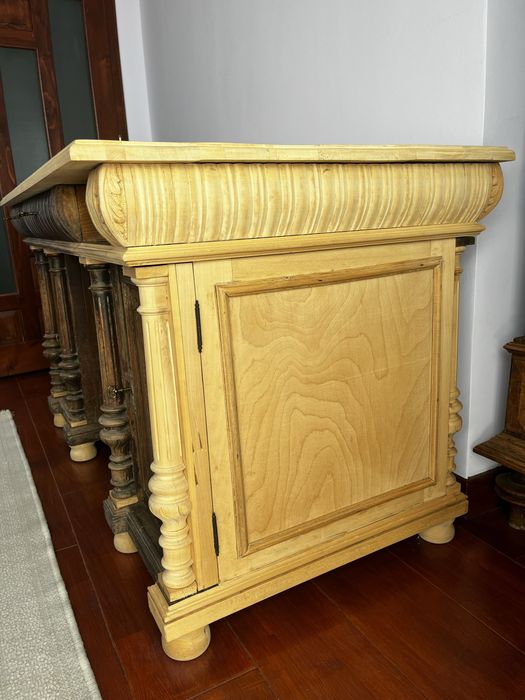 Birou vechi din lemn masiv sculptat restaurat partial Mosnita Noua • OLX.ro