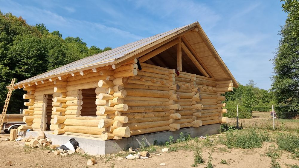Cabane din lemn rotund construcții din bustean Marisel • OLX.ro