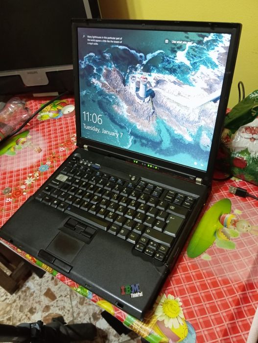 Laptop Ibm T60 cu încărcător și HP defect Iasi • OLX.ro