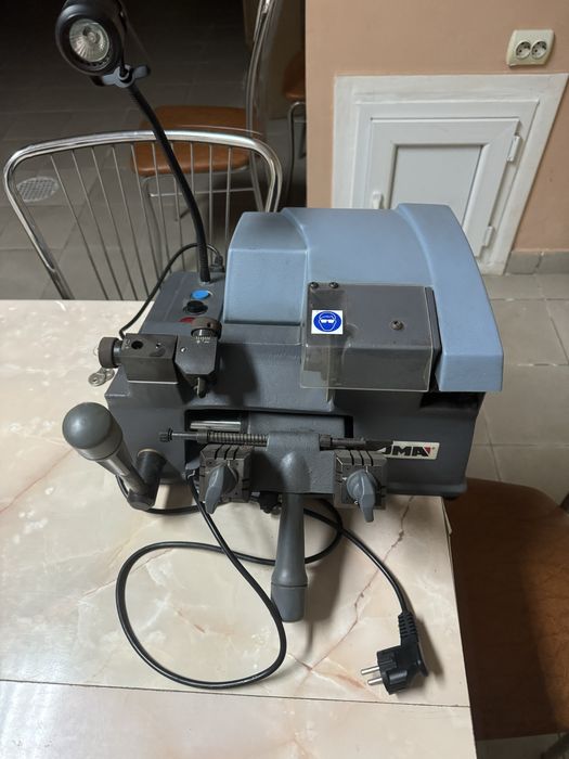 Masina copiat chei Popoveni • OLX.ro