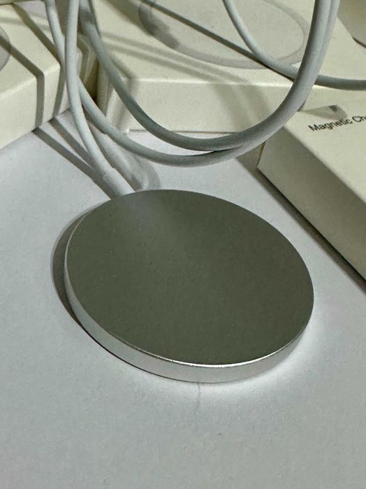 Incarcator wireless iPhone MagSafe magnetic 15W Iasi • OLX.ro