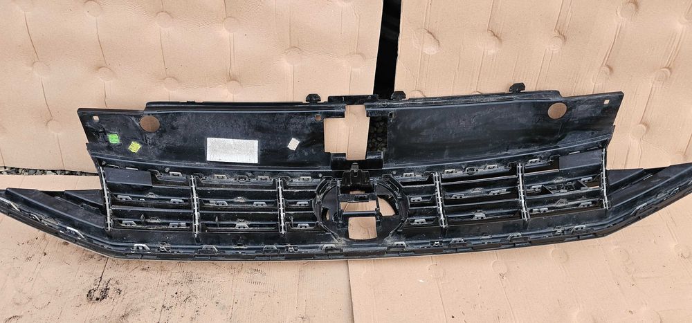 Grila radiator Vw Passat B8 Facelift R-Line 2019 / 2020 2021 Piatra ...