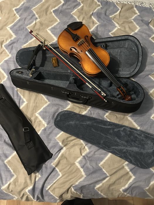Vand Vioara Hora Reghin originala + Stativ partitura Fundeni • OLX.ro