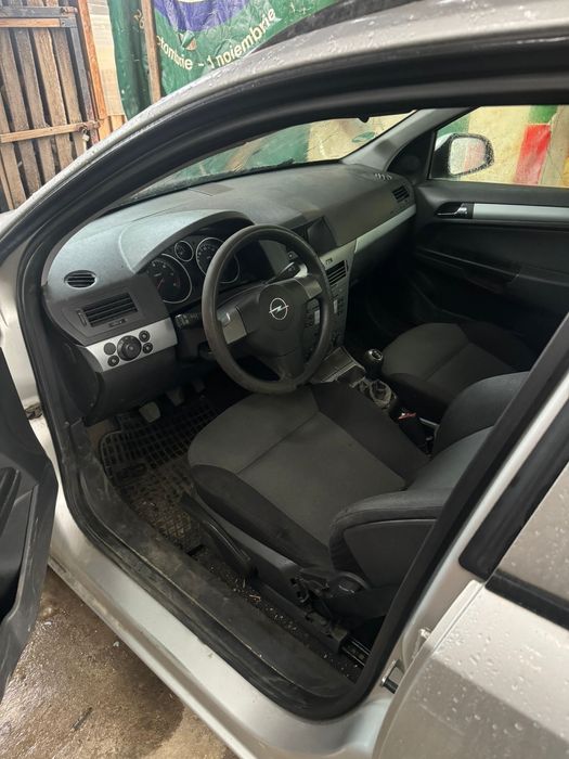 Se vinde Opel astra H 1.9 Cdti Ploiesti • OLX.ro