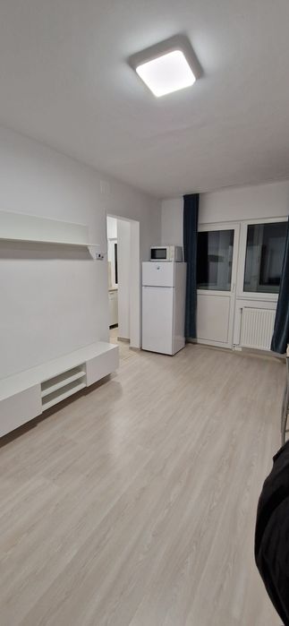 Vand garsoniera recent renovata Brasov • OLX.ro