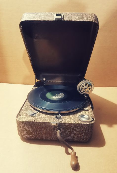 Gramofon / patefon manual portabil Pathe retro vintage de colecție Cluj ...