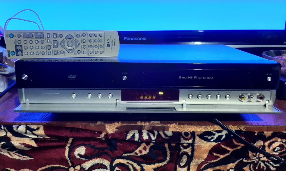 Vand videorecorder combo cu dvd player stereo in stare bună Baia Mare ...