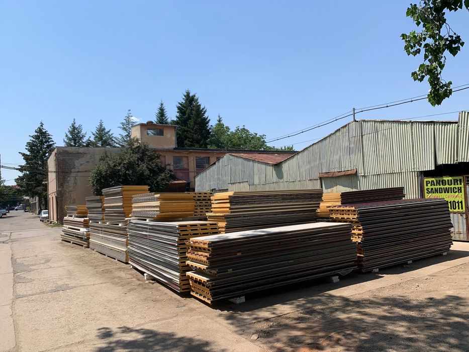 Panouri Sandwich Termoizolante Perete Acoperis Cal 1 / Cal 2 Timisoara Arad • OLX.ro