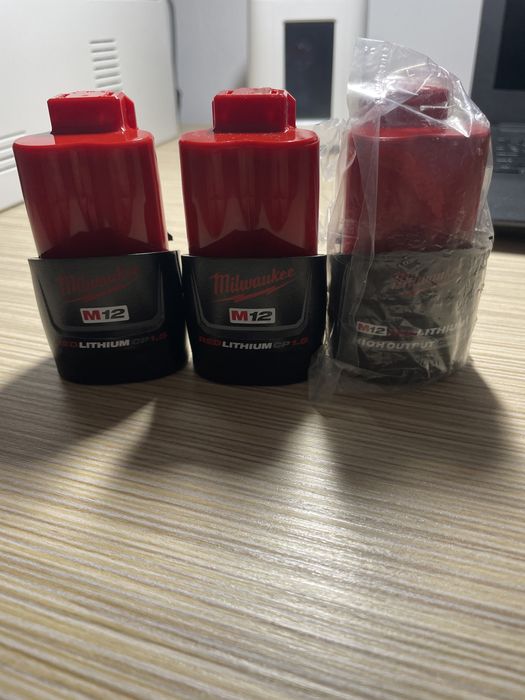 Acumulatori milwaukee m12 Brasov • OLX.ro