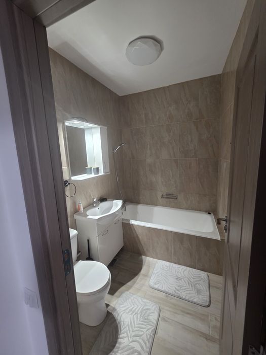 Închiriez apartament 2 camere, semidecomandat, etaj 2/4,Pajura ...