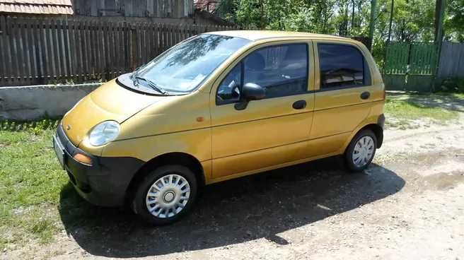 Matiz Daewoo se deplaseaza pe roti dar e buna si pentru tichet rabla ...