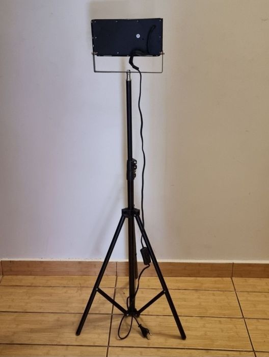 Set reflector led cu stativ telescopic , 12v-50w,220v-50w și 220v-100w ...