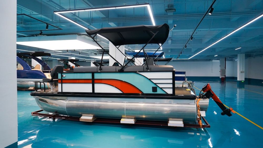 Ponton Trimaran Luxury Fishing 17ft Calarasi • OLX.ro