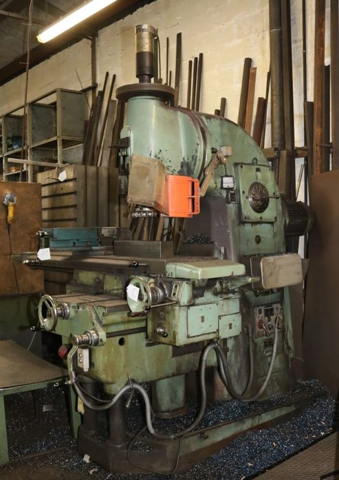 Masina freza metal universala tos 5 fus fu prelucrari metalice frezare ...