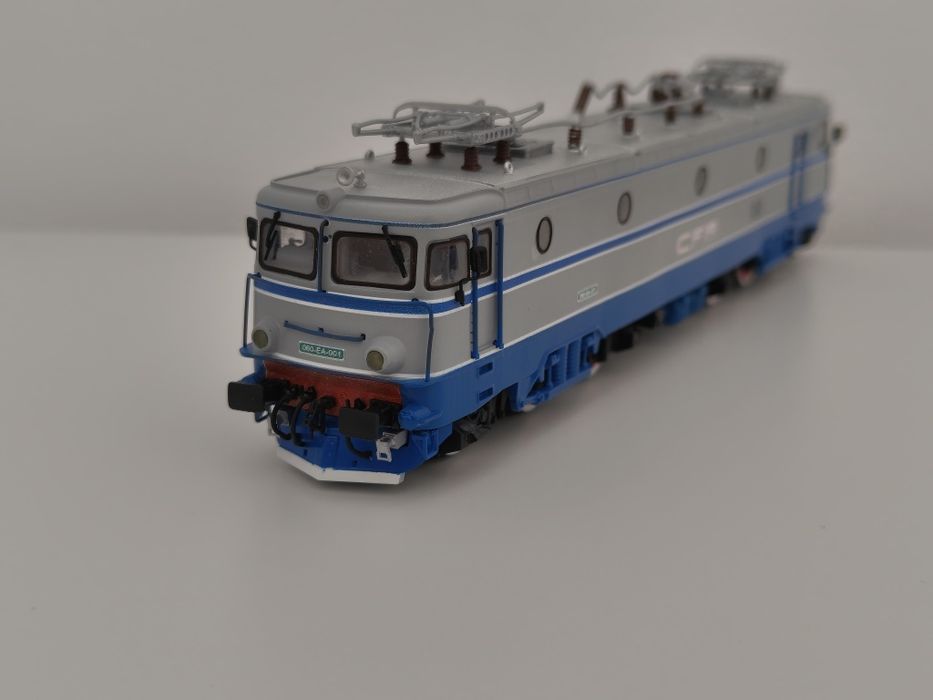 Locomotiva 060 EA CFR clasica macheta statica scara HO trenulet ...